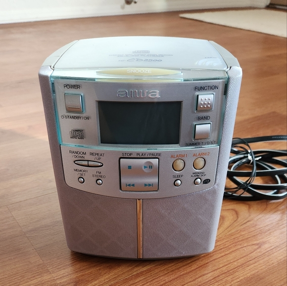 Aiwa | Portable Audio & Video | Used Aiwa Frcd250 Cd Clock Radio With ...